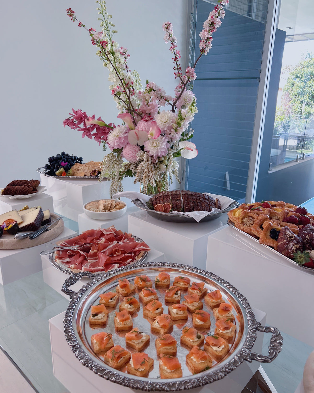 Sweet & Savory Brunch Table – Grand Grazing